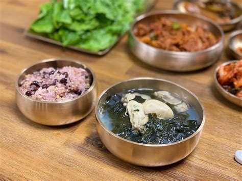 Instagram의 ️님 주말밥상 주말끝 찰밥 미역줄기볶음 제육볶음 새송이버섯볶음 총각김치지짐 무생채 콩나물