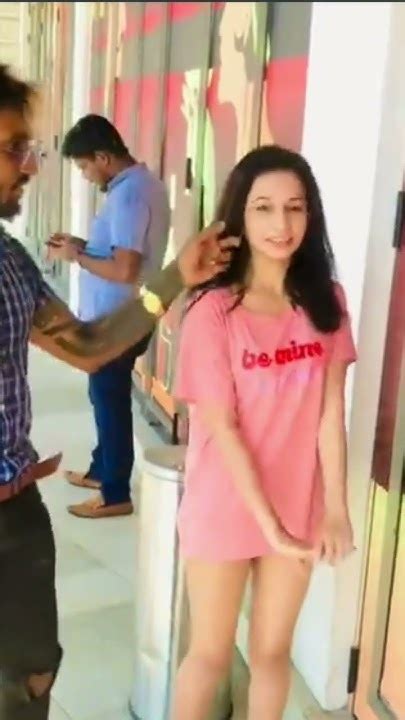 යට ඇදුම් අදින්නෙ නැති කෙල්ලෝ 😅😅 Youtube