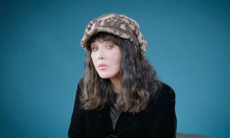 Actrice Isabelle Adjani Toont Gruwelijke Misstanden Bij Vooraanstaande Geitenkaasboer Joop