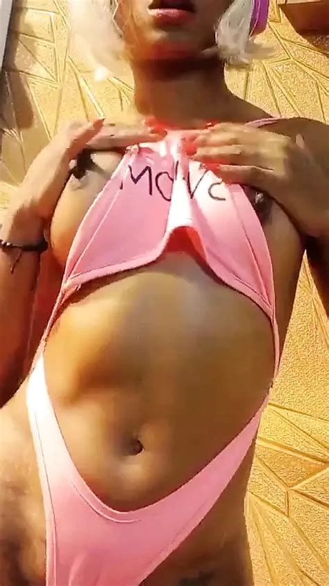 Gros Squirt Par Une Latine à Forte Poitrine Xhamster