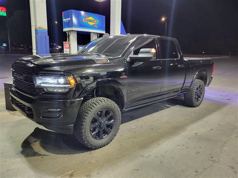 Pictures Of 5th Gen Ram 2500 W Leveling Kit And 35s R Cummins