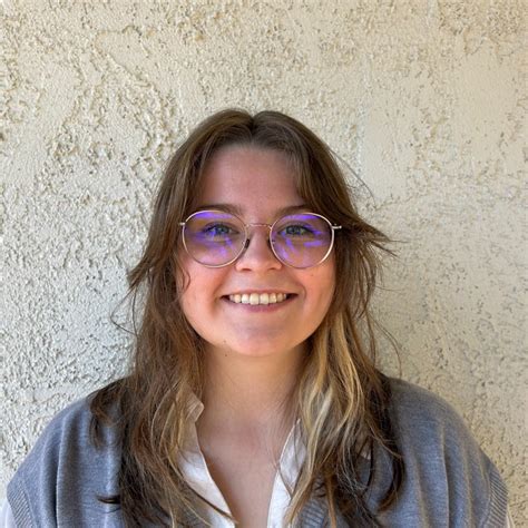 Emma Lindskog Courtesy Clerk Stater Bros Markets Linkedin