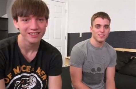 Novinhos H Teros Chupam Muita Piroca Por Dinheiro Kinguys