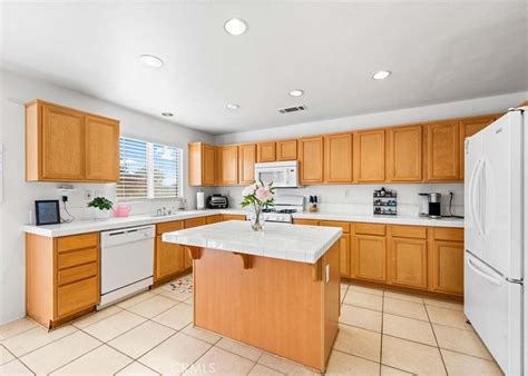 3016 E Norberry St Lancaster Ca 93535 Redfin