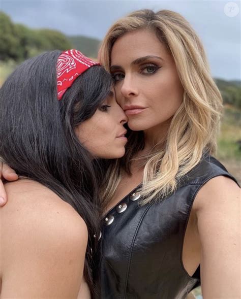 Photos Clara Morgane Sa Soeur Alexandra Se Marie Dans Une Robe Au