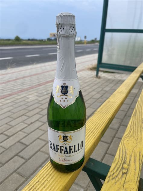 Шампанское Bianco Rafaello - «Слишком сладкое» | отзывы