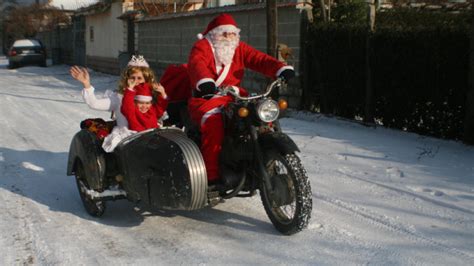 Дядо Коледа пристигна в Кърджали с мотор Front Bg