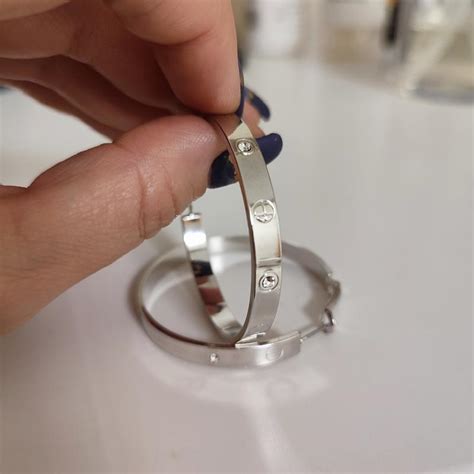 Серьги в стиле картье — цена 190 грн в каталоге Серьги Купить аксессуары по доступной цене на