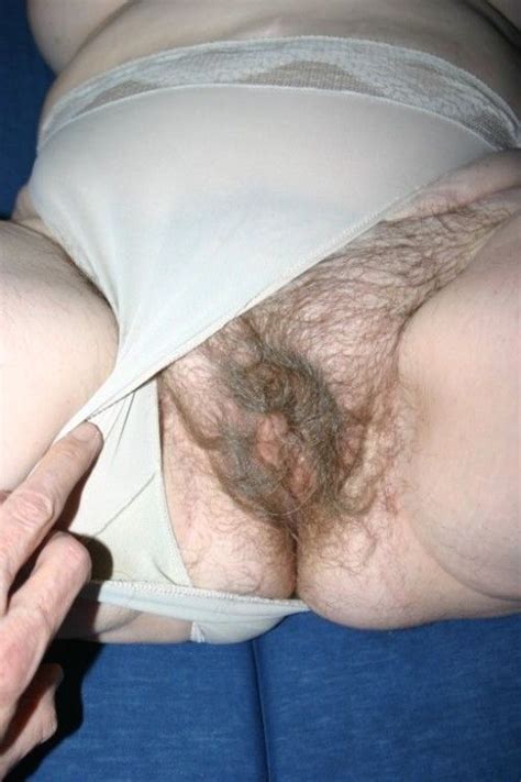 Wrinkled Oma Hairy Pussy
