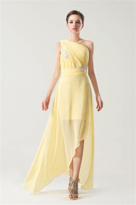 Robe Jaune De Soirée 2014 Ruchée à Seule épaule Ornée De Bijoux Persun Fr