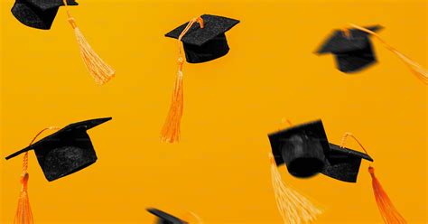 공중에 날아 다니는 졸업 모자와 술 그룹 사진 Unsplash의 디지털 이미지 이미지