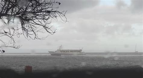 Maui Princess Stuck In Shallow Water Khon2