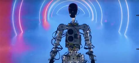 Samochód W Ciele Robota To Tesla Optimus