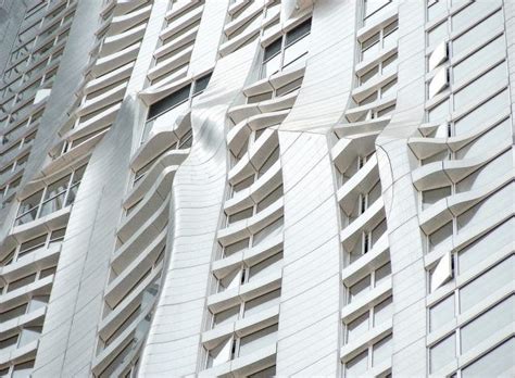 Фрэнк Гери — экспрессивный гений деконструктивизма