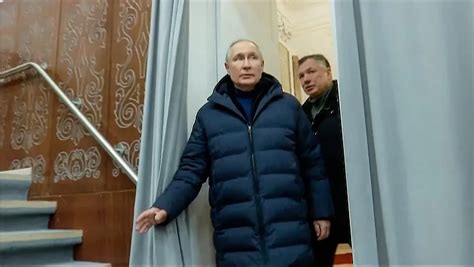 Putin Ilk Bor Donbassda U Rossiya Vayron Qilgan Mariupolda Bo‘ldi