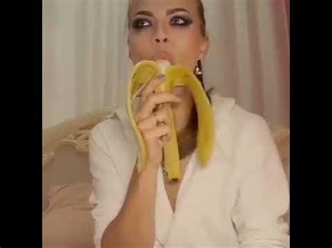 Deep Throating A Banana Sexy Women Deep Throats Vagina Youtube