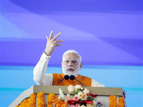 Pm मोदी ने तेलंगाना में की तोहफों की बारिश विकास परियोजनाओं पर फोकस