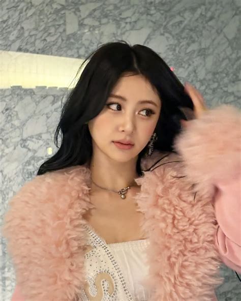 Chat With Yunjin Gavinn NsfwGPT AI Not Just An NSFW AI Chatbot Platform