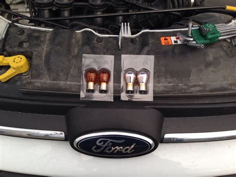 Долой желтые лампочки из фар — Ford Focus Hatchback III, 1,6 л, 2012 ...