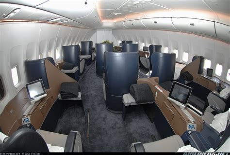Qantas Business Class 747