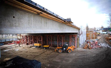 Реконструкція розвязки на Оболоні що відбувається на обєкті Вечірній Київ