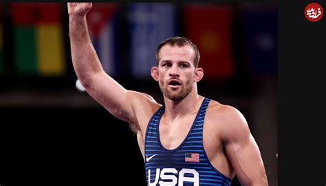 تصاویر این دختر، دیوید تیلور را خاک کرد