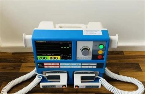 Niscomed Biphasic Defibrillator Machine For Emergency At Rs 105400 In