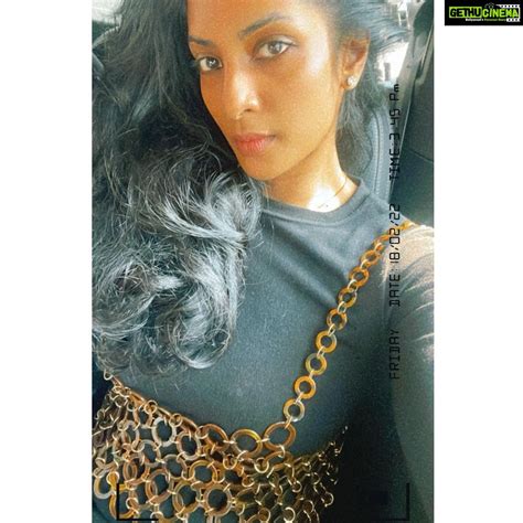 sriya reddy instagram bored look or is it you are dead look gethu