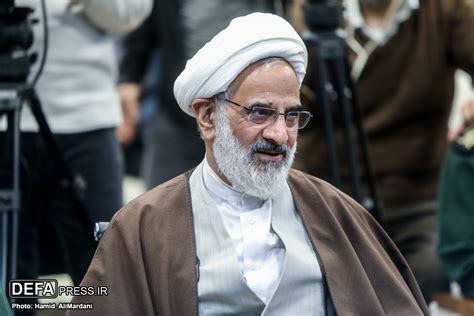 تصاویر آیین رونمایی از کتاب خاطرات شفاهی حجت الاسلام و المسلمین حاج صادقی