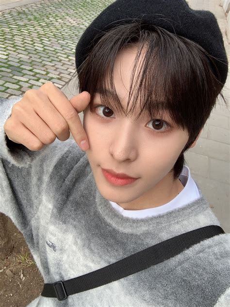 더쿠 엔위시 리쿠 방금 올려준 셀카들 개귀엽다