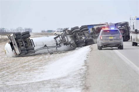 One Hurt In Crash That Closed Highway 175 News Sports Jobs