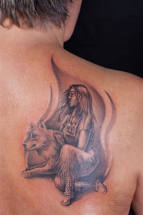 Wolf Tattoo On Shoulder Blade