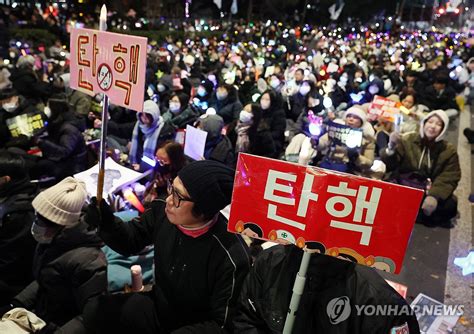 두 번째 탄핵 표결 전야…전국 광장 곳곳 대통령 퇴진 목소리