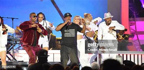 Mindy Riley Photos And Premium High Res Pictures Getty Images