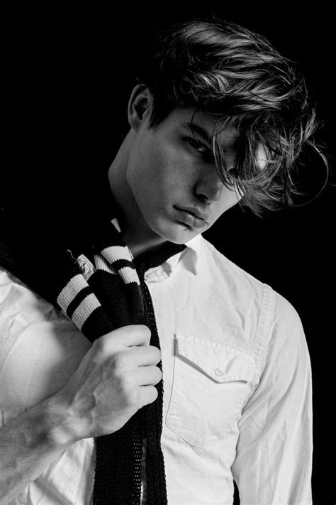 Mens Portrait Photography And Pose Inspiration Black And White