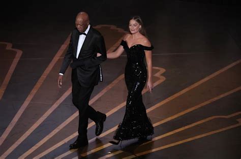 Oscars Warum Morgan Freeman Einen Handschuh Am Linken Arm Trug