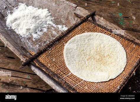Roast Cassava Pastry And Grinded Root Indigenous Heating Fancy Stock