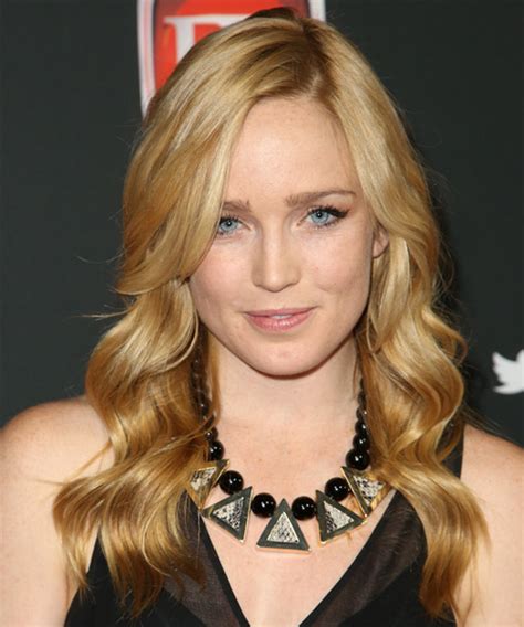 Caity Lotz Hairstyles And Haircuts Celebrity Hair Ideas