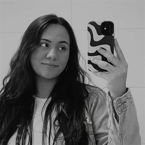𝘚𝘰𝘱𝘩𝘪𝘢 (@sophia.mribeiro) • Threads, Say more