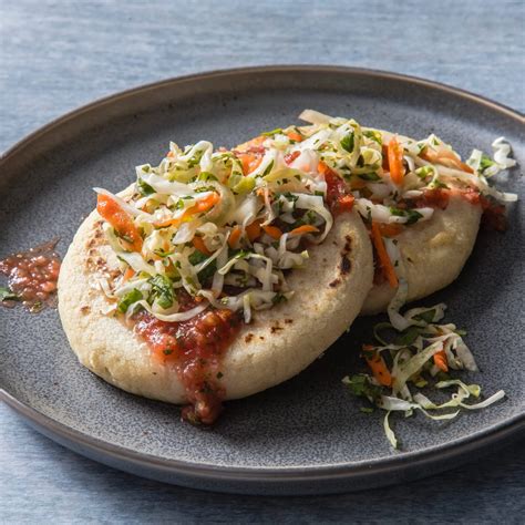 Pupusas De Frijoles Y Queso