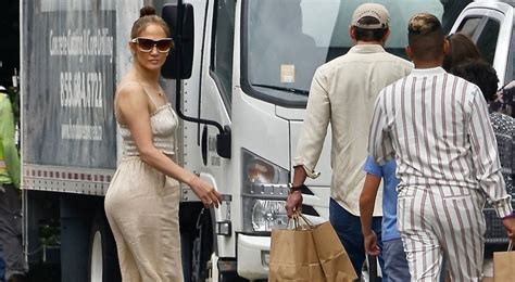 Jennifer Lopez La Cumpărături Cu Fiica Vitregă înaintea Nunții Cu Ben