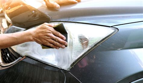 Can Toothpaste Be Used To Clean Headlights