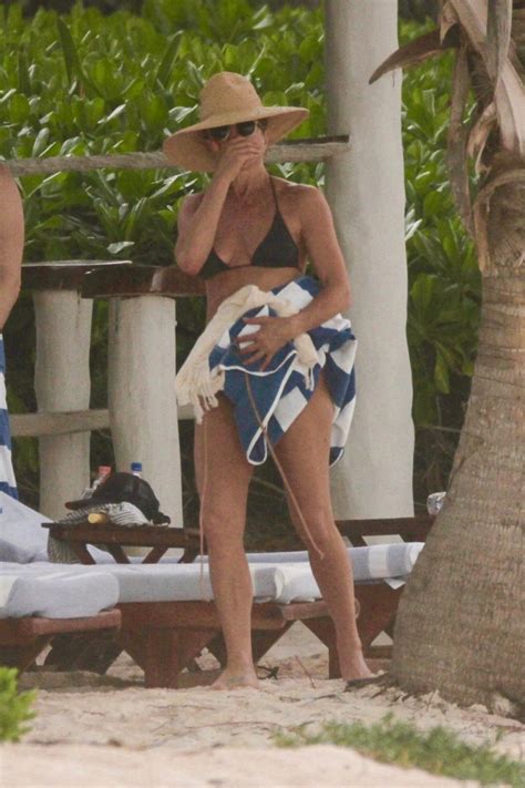 Jennifer Aniston In Bikini At A Beach In Tulum 01012020 Hawtcelebs