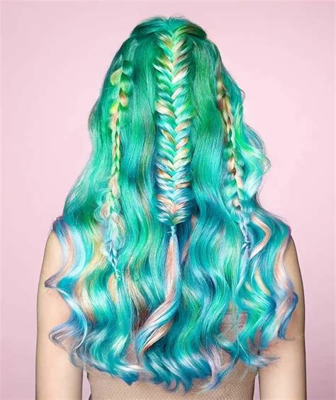 21 Striking Turquoise Hair Color Ideas