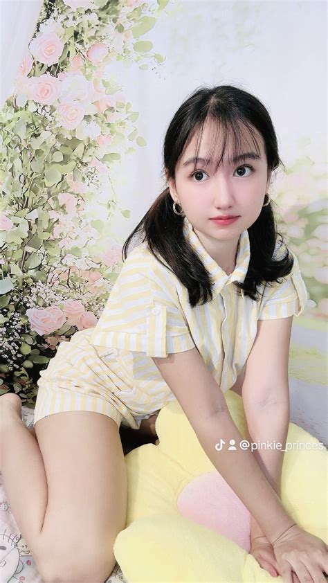 Discover Trending Posts By Top Webcam Models Iporntv