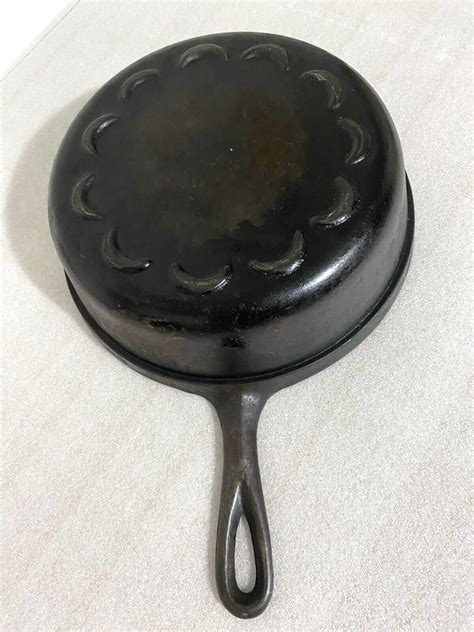 Vintage Rare Lodge Cast Iron 9 Inch Skillet Scalloped Bottom Black Ebay