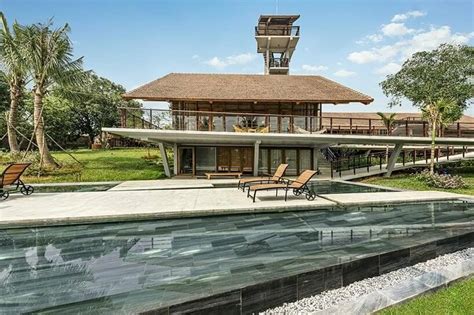 The Chp Project Lakehouse Boasts Vietnamese Architectural Style