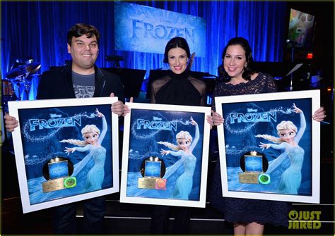 Idina Menzel Sings Let It Go Live For Frozen Cast Reunion Photo Idina Menzel