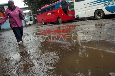 Terminal Becek Antara Foto