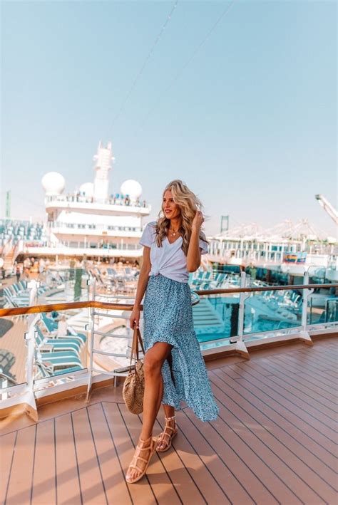 Pin By Natalya Ovcharova On Skirts Cruise Outfits Cruise Attire